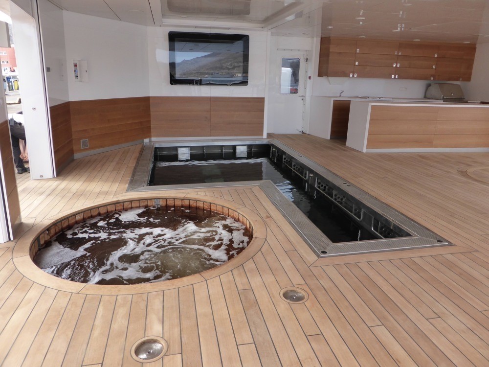 Yacht ARCTIC P, Schichau-Unterweser | CHARTERWORLD Luxury Superyacht ...
